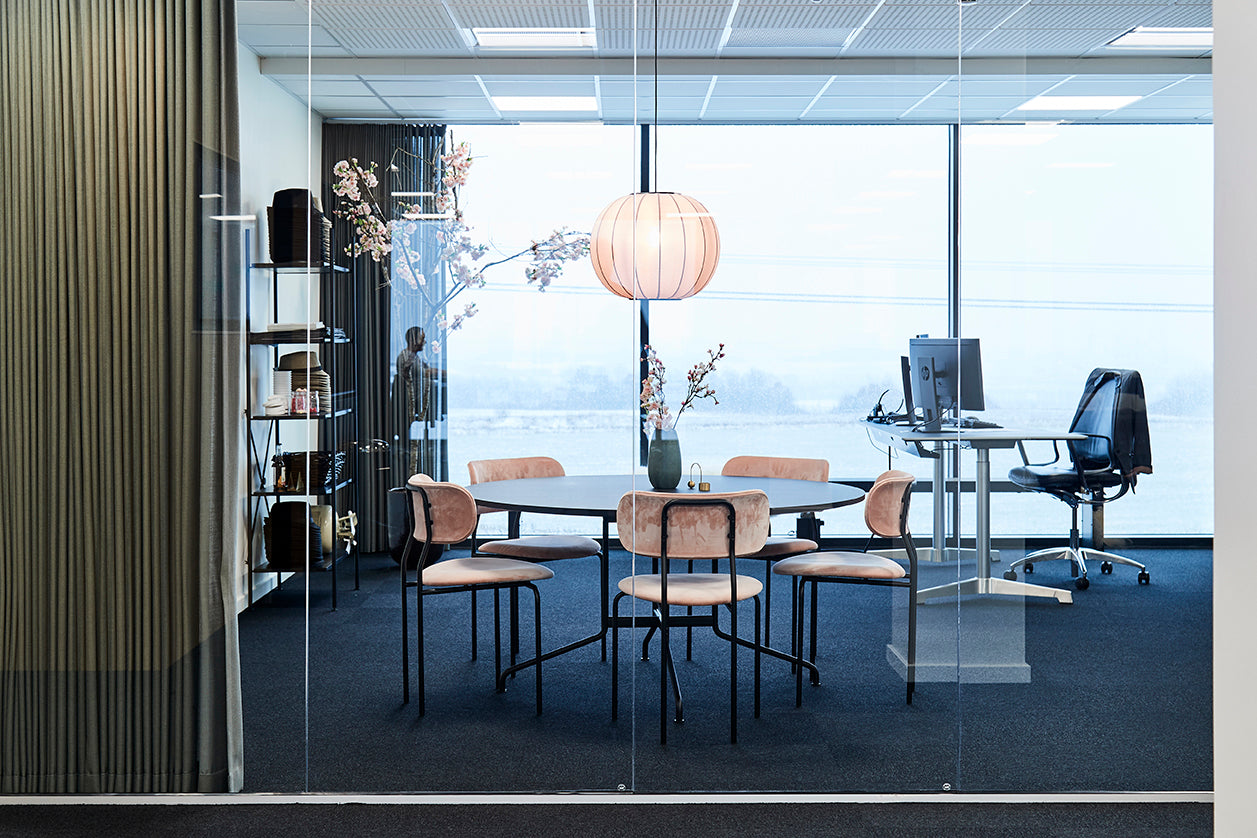 Round tables - be inspired by all our round tables for meeting and conference – JENSENplus