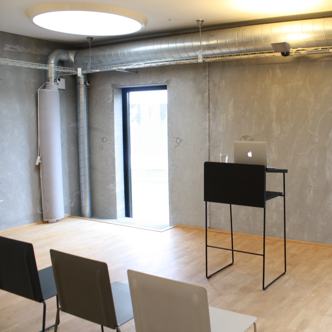 Lecterns - podiums for learning, conference and meetings. Leading ...